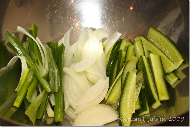 Korean Cuisine: Ojinguh Moochim - Cold Squid with Cucumbers - (오징어 무칩)